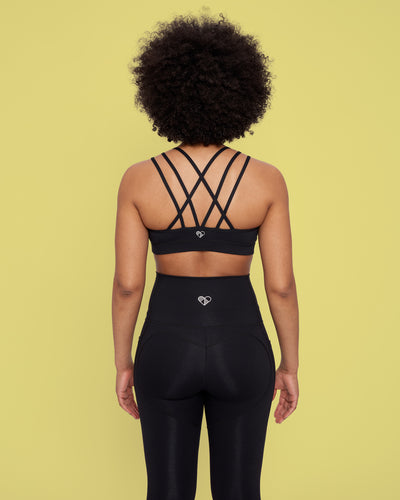 Peachylean, designs supportive gym leggings & cool sportswear ...