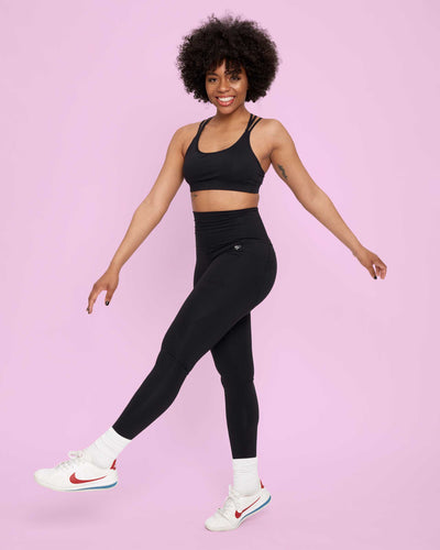 Peachylean, designs supportive gym leggings & cool sportswear ...